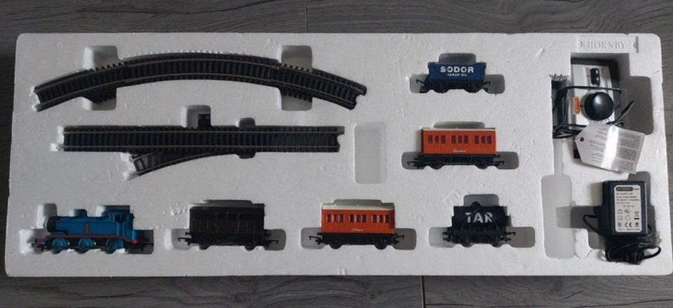 Hornby R9271 Thomas Passenger and Goods Complete Train Set In Original ...