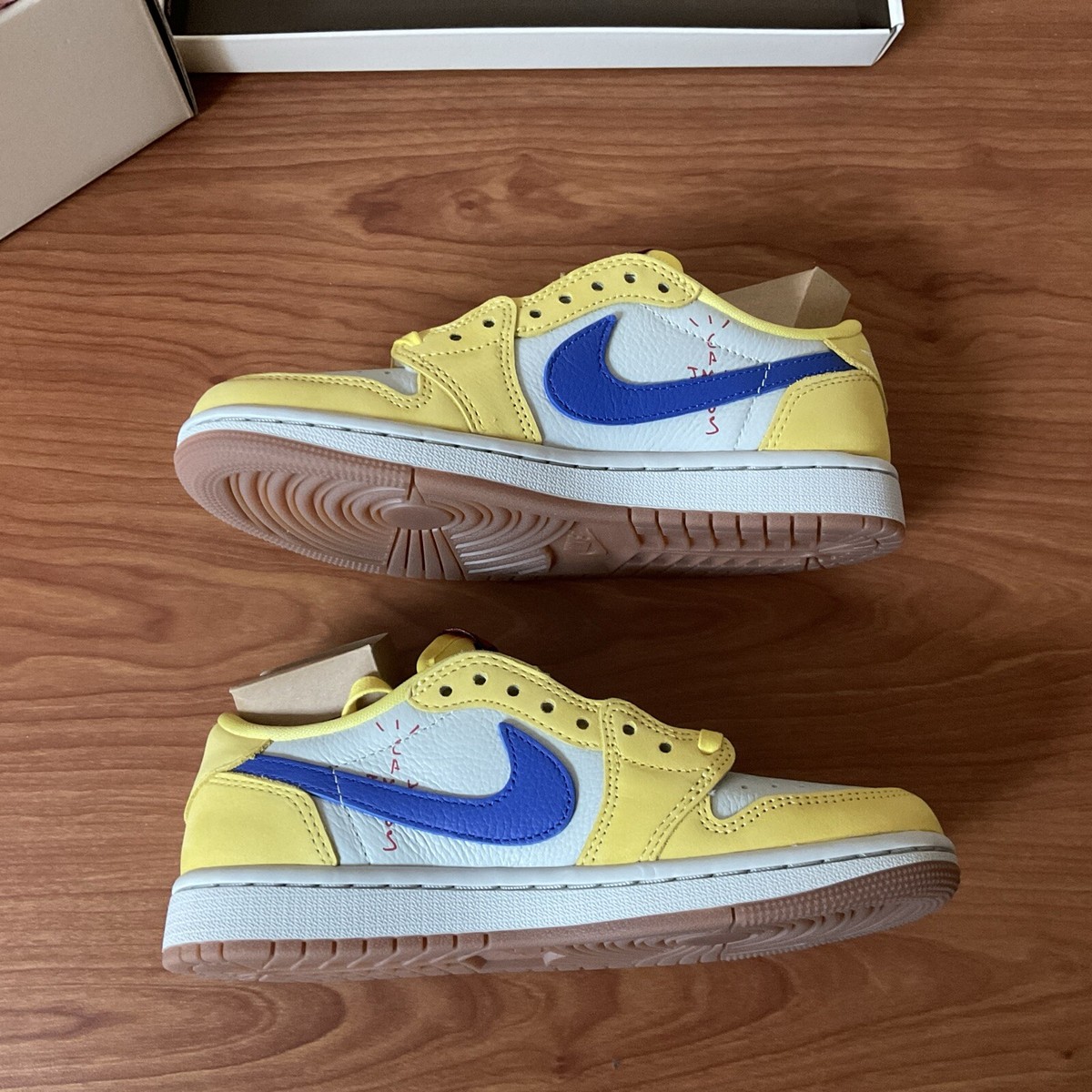 Size 5 - Travis Scott x Air Jordan 1 Retro OG SP Low Canary Size 5 - Travis Scott x Air Jordan 1 Retro OG SP Low Canary
