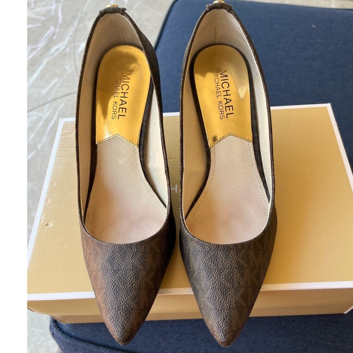 MICHAEL KORS MK Logo PVC Mid Pump Flex Signature brow… - Gem