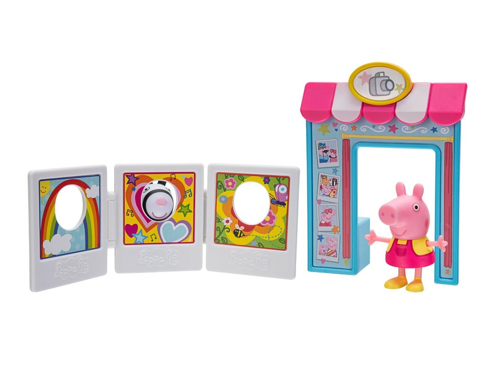 Peppa Pig Figure - Photo Booth Playtime with Zoe Zebra Play Set ...