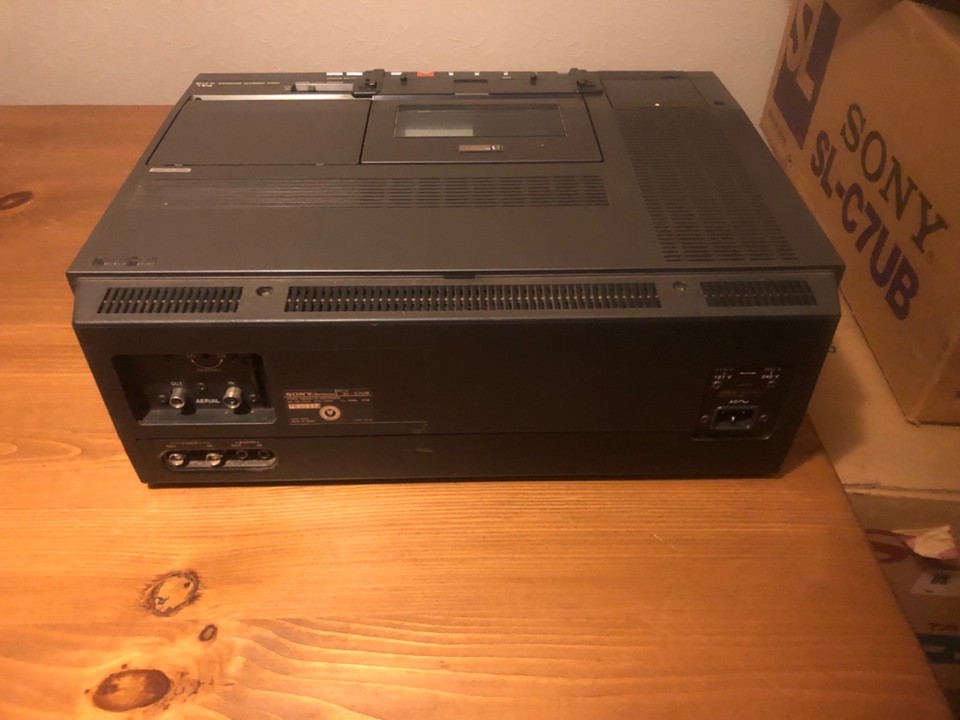 SONY SL-C7 UB BETAMAX VIDEO CASSETTE RECORDER - IN ORIGINAL SONY ...