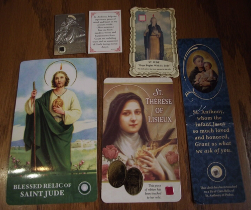 Lot Patron Saint St Anthony Jude Therese relic medal prayer card pocket ...