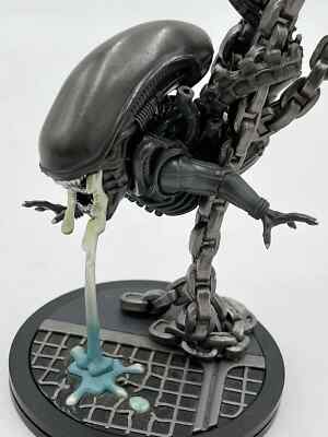 Aliens Xenomorph Q-Fig Statue | eBay