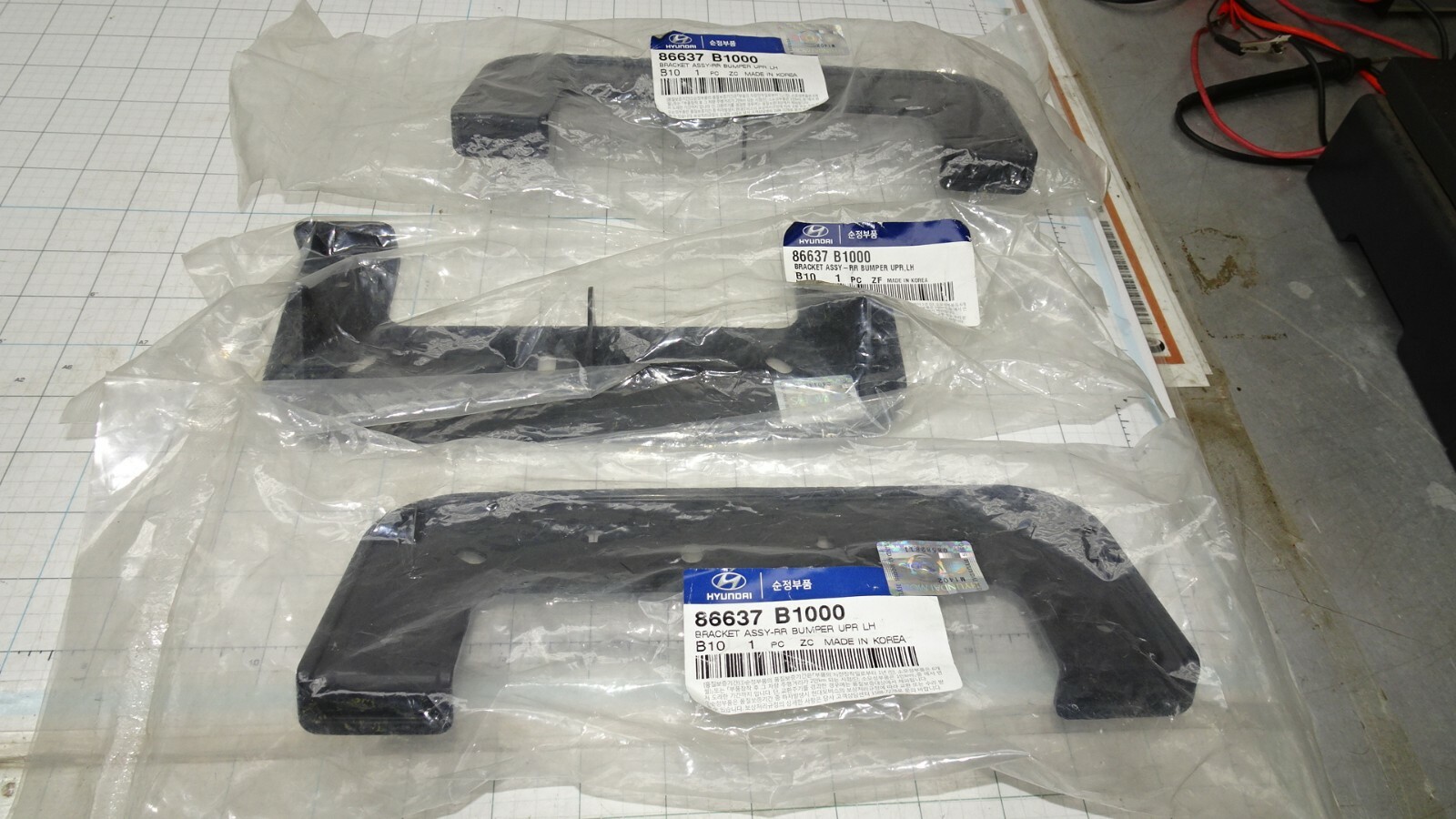 Hyundai Kia 86637 B1000 Bracket Upper Bumper Mount Rear LH QTY 3 OEM ...