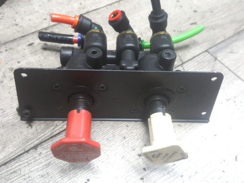 BENDIX PARKING BRAKE & TRAILER AIR PUSH VALVE 5001231 | eBay