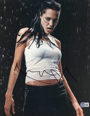 ANGELINA JOLIE SIGNED AUTOGRAPH LARA CROFT: TOMB RAIDER 11X14 PHOTO ...