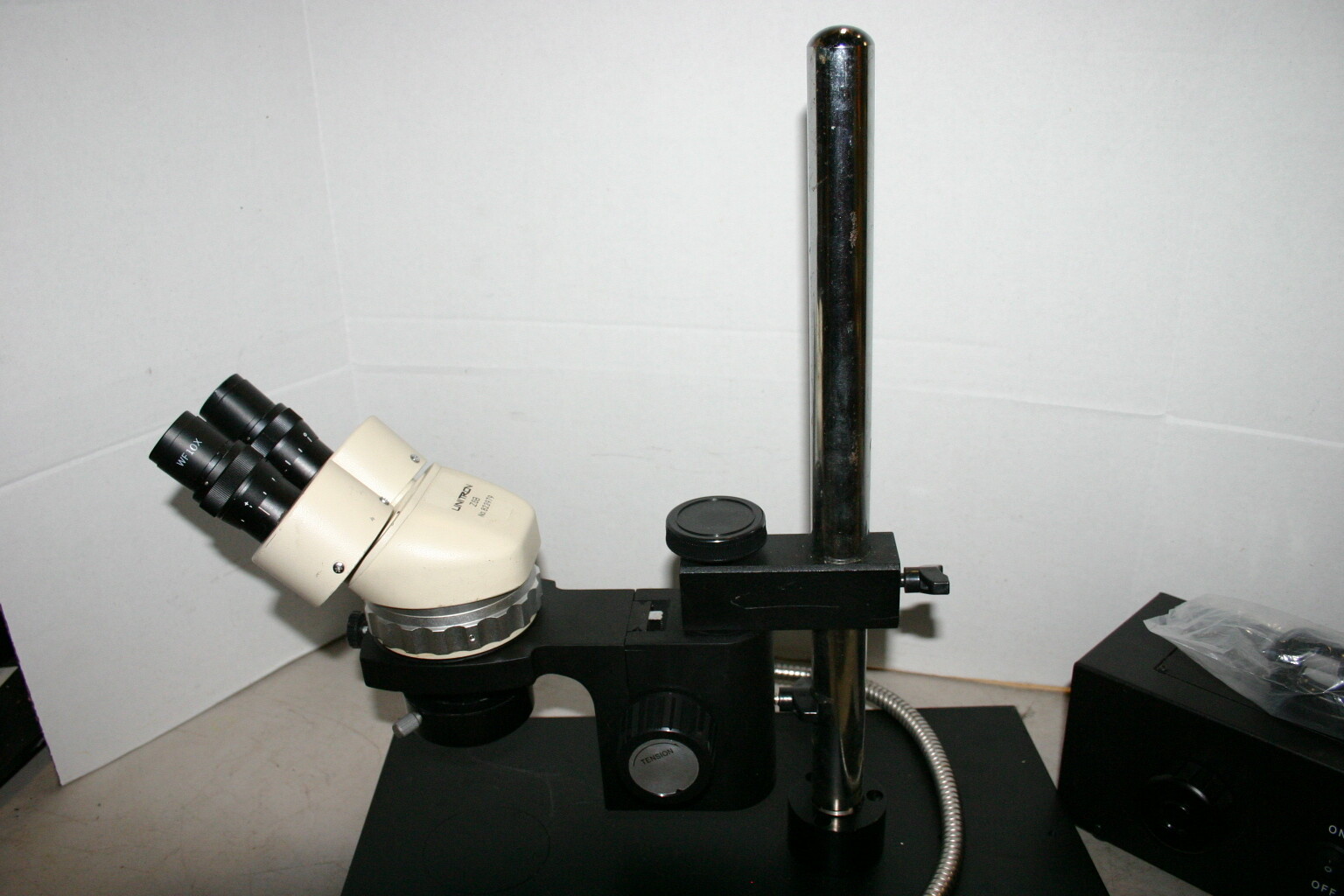 Unitron ZSB Stereozoom Microscope 7-45X on Pole Stand w/Fiber Optics ...