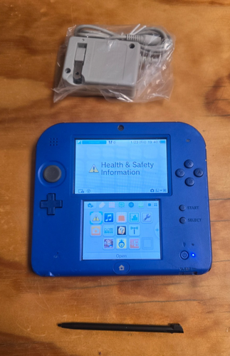 Nintendo 2DS Blue Handheld Gaming Console, WORKS GREAT! Stylus and new ...