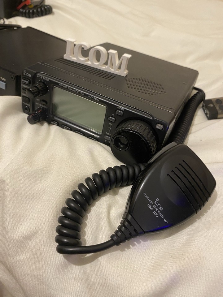 Immaculate Icom IC-706 Mk2 HF/VHF Transceiver with matching Icom AT-180 ...