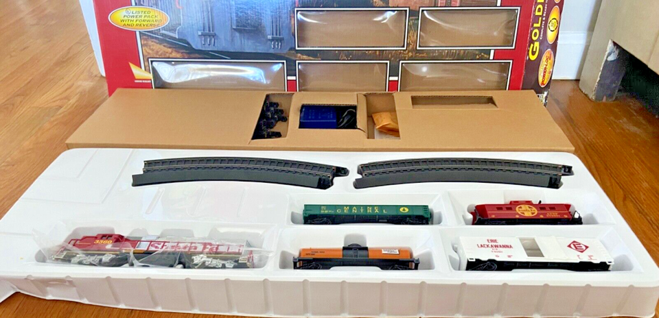 Life-Like Trains Golden Rails Complete &Ready Run Ho Electric Train Set ...
