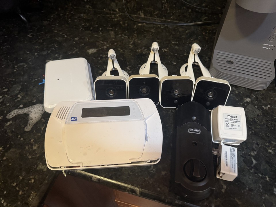 ADT OC845 1080p Wireless Outdoor Camera ALSO COME WITH SMART LOCK AND ...
