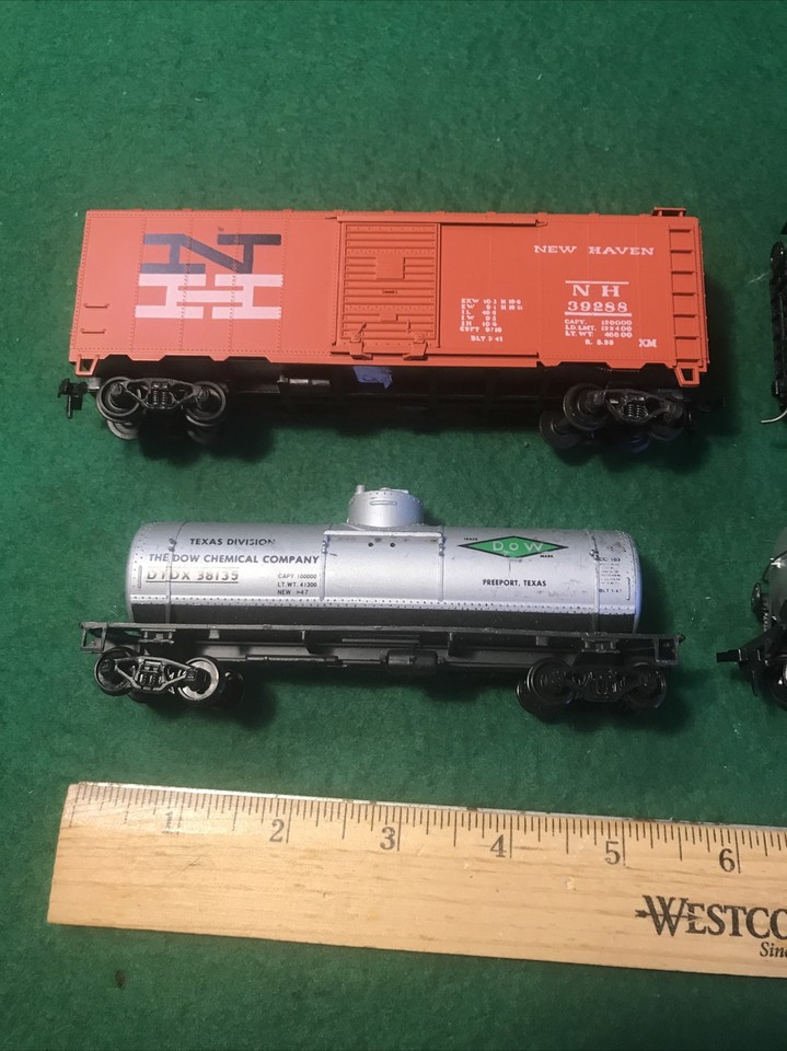 HO Scale 4 Nice Mixed Freight Cars (HO74929) | eBay