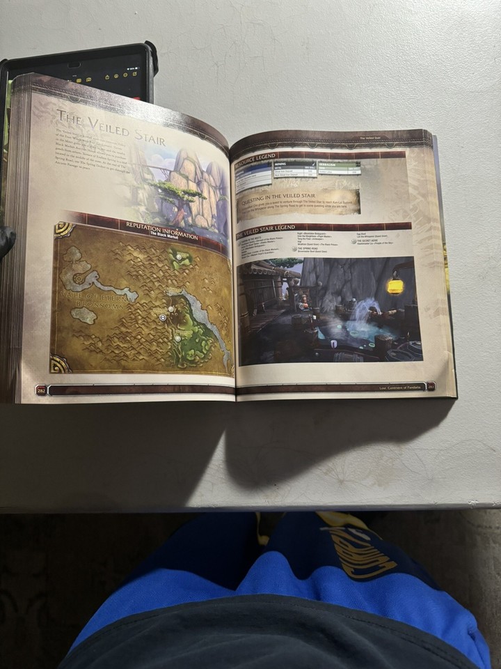 World of Warcraft Mists of Pandaria Signature Series Guide Paperback ...
