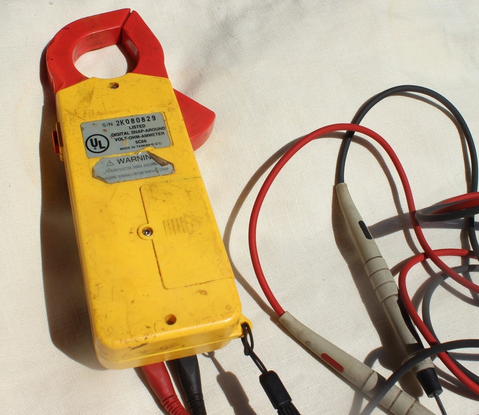 Sperry Instruments DSA-600 Clamp Meter w/Pomona Cat3 probe leads, used ...