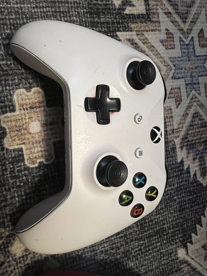 Microsoft Xbox One 2 Wireless Controller (For Parts / See Pics) Red and ...
