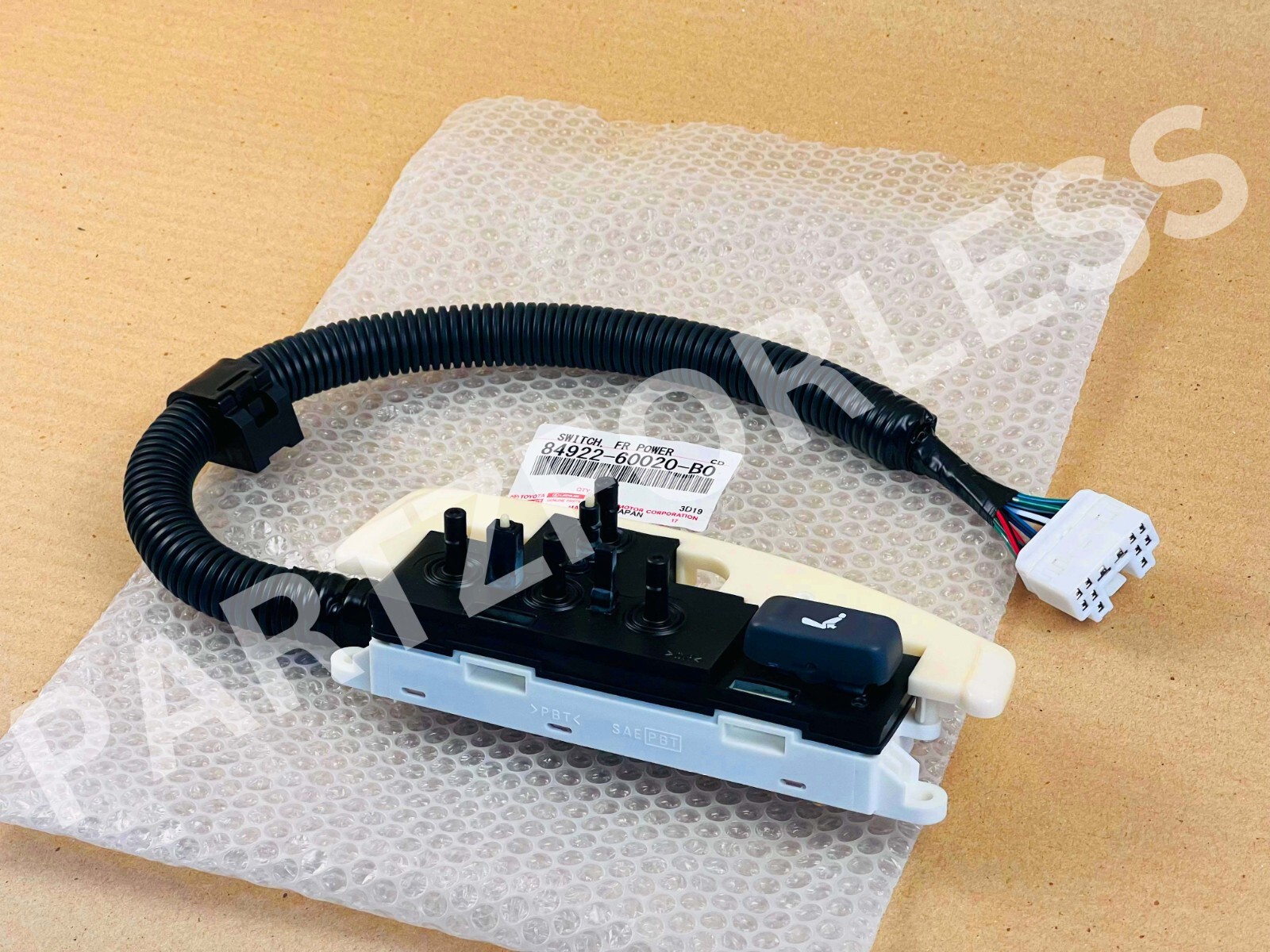84922-60020-B0 TOYOTA Land Cruiser Lexus LX450 Front Power Seat Switch ...