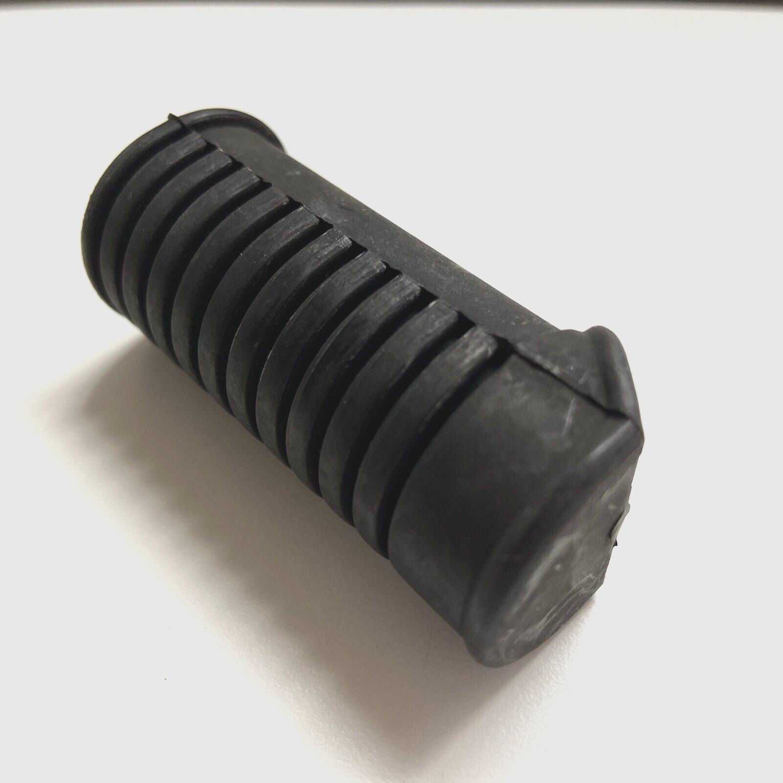 NOS OEM MOTO GUZZI FOOTPEG RUBBERS Le Mans 4, MilleGT, 1000S,SP2,SP3 ...