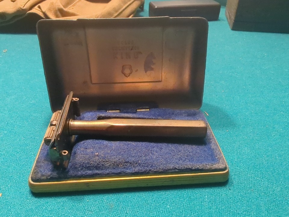 VINTAGE KINGS SHAVING RAZOR AND CASE | eBay