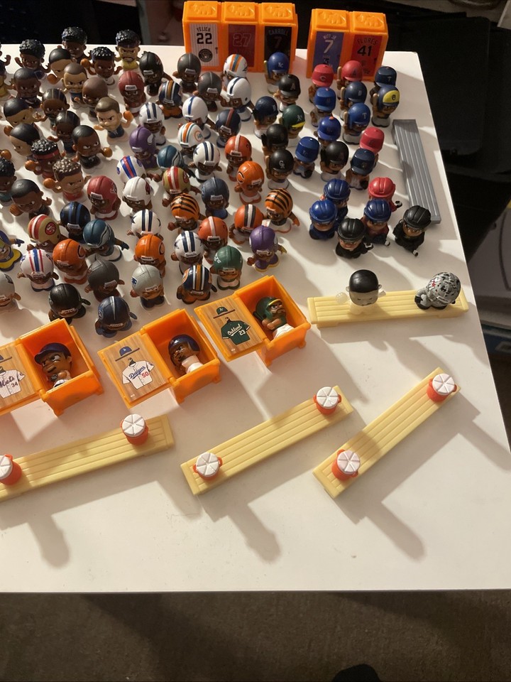 Teeny Mates Mix Nfl,mlb,nba & Nhl Bench’s Lockers Gatorade Jugs Lot 140 ...