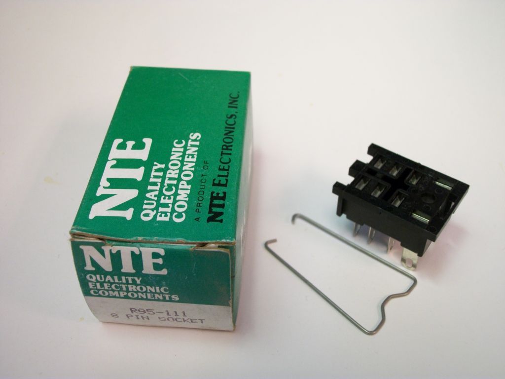 NTE Relay Socket R95-111 - 8-Pin Midget Blade Socket - Panel Mount ...