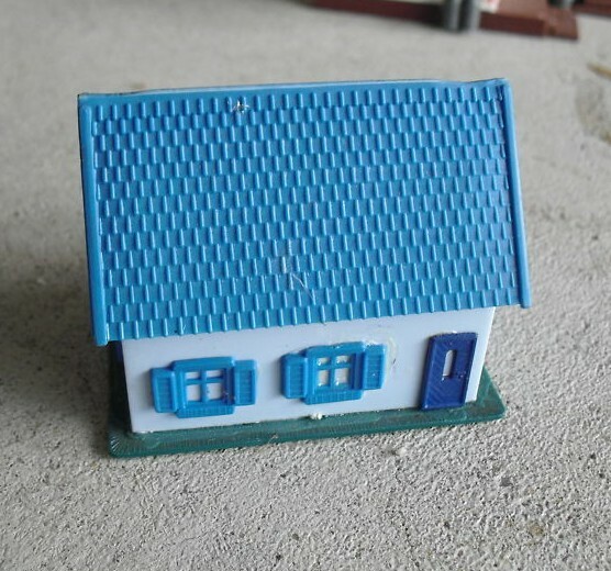 Vintage 1950s Hoffman HO Scale Small Blue Cottage Building | eBay