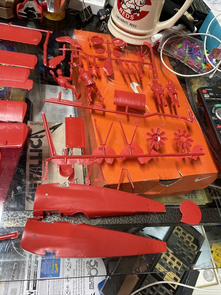 REVELL WW1 ACES 1/28 FOKKER DR1 TRIPLANE #4417 Model Kit 1981 Parts ...