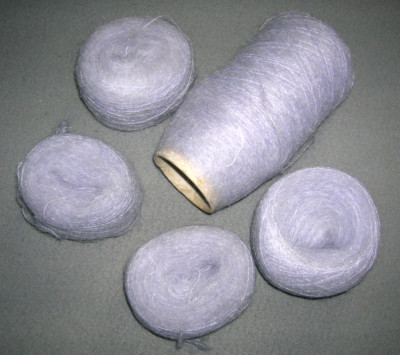 JOBLOT MOHAIR-TYPE PALE LILAC WOOL/YARN - 4 CAKES AND 1 CONE = 340g ...