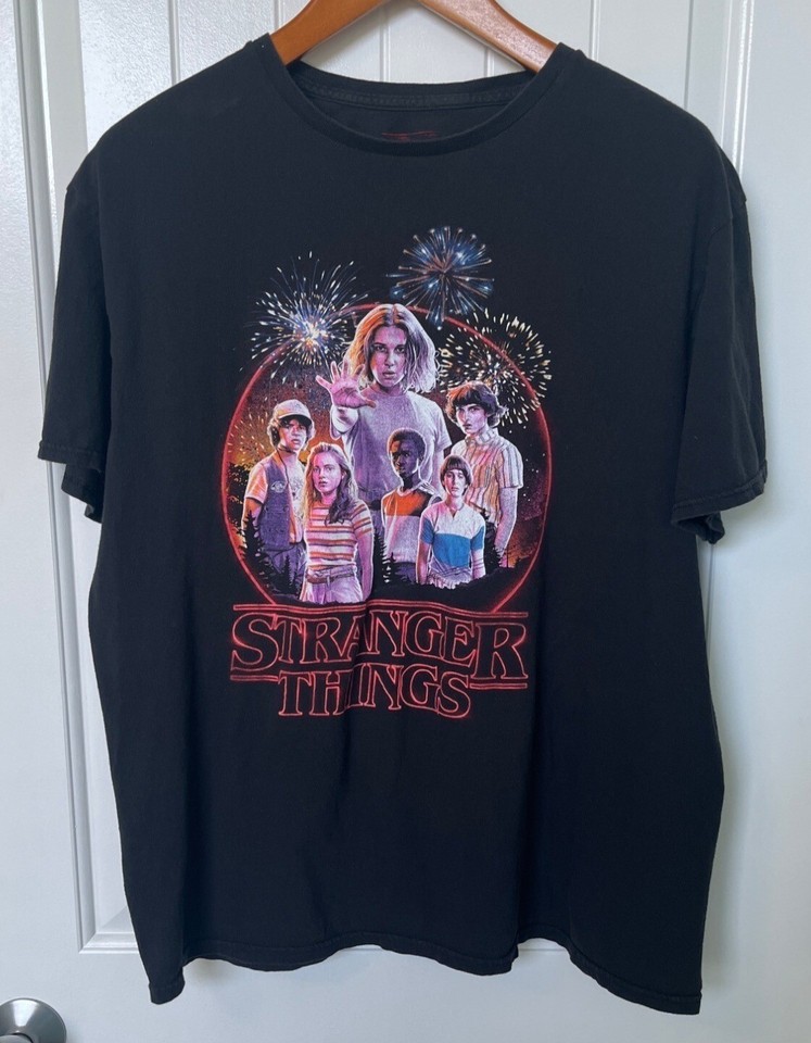 Stranger Things Netflix Graphic Tee XL Black Short Sleeve Fireworks ...