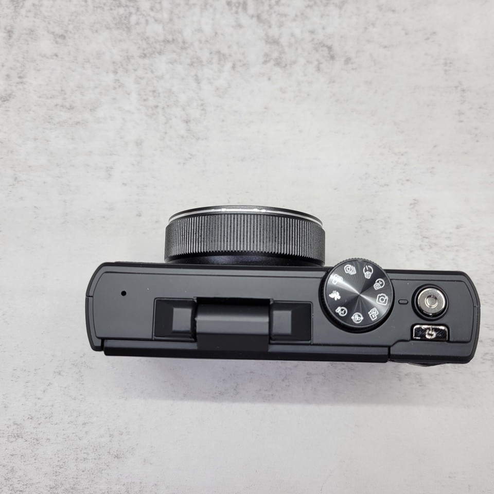 Vivitar 4K Ultra HD 20 MP Digital Camera 2.8" Flip LCD 16GB (VECXX99 ...