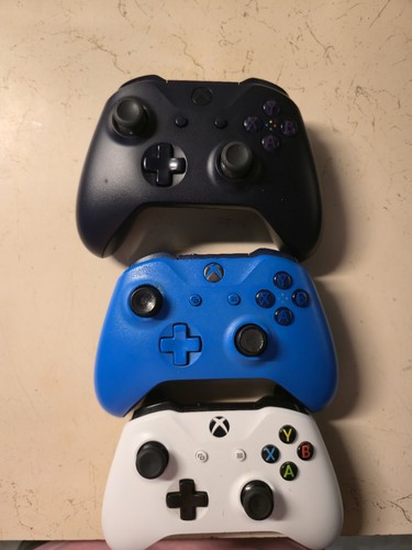 Lot Of 3 Microsoft Xbox One Wireless Controller Model 1708 For Parts ...