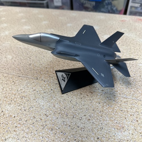 USAF Lockheed Martin F-35A JSF Desk Top Display 1/72 Model Jet ES ...