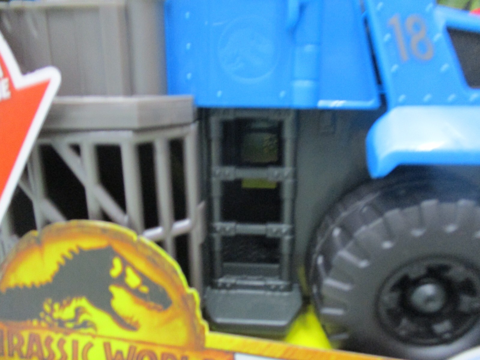 Jurassic World dominion Break Out Dino Dinosaur Hauler Truck Cage ...