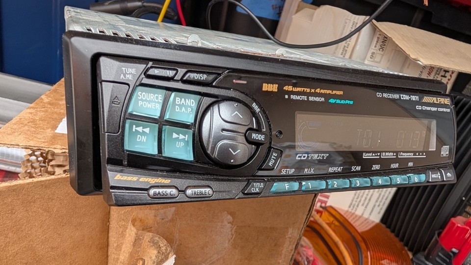 Alpine CDM-7871 Car CD Player In Dash OLD SCHOOL EQ Bluetooth Tilt ...