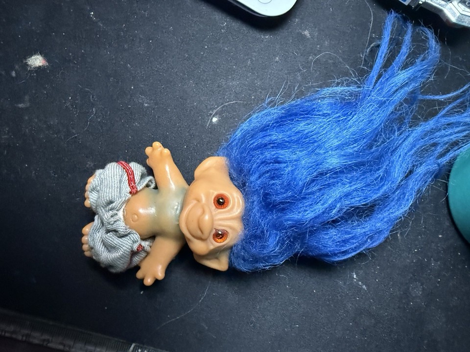Vintage Troll Doll House Cave Carrying Case & 4 Vintage Troll Dolls ...