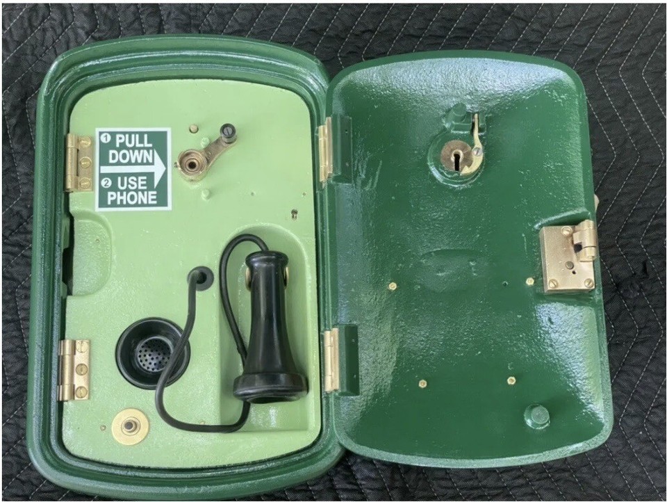 Gamewell Wagon Call Police Call Box Lock & Key Hard To Find | eBay