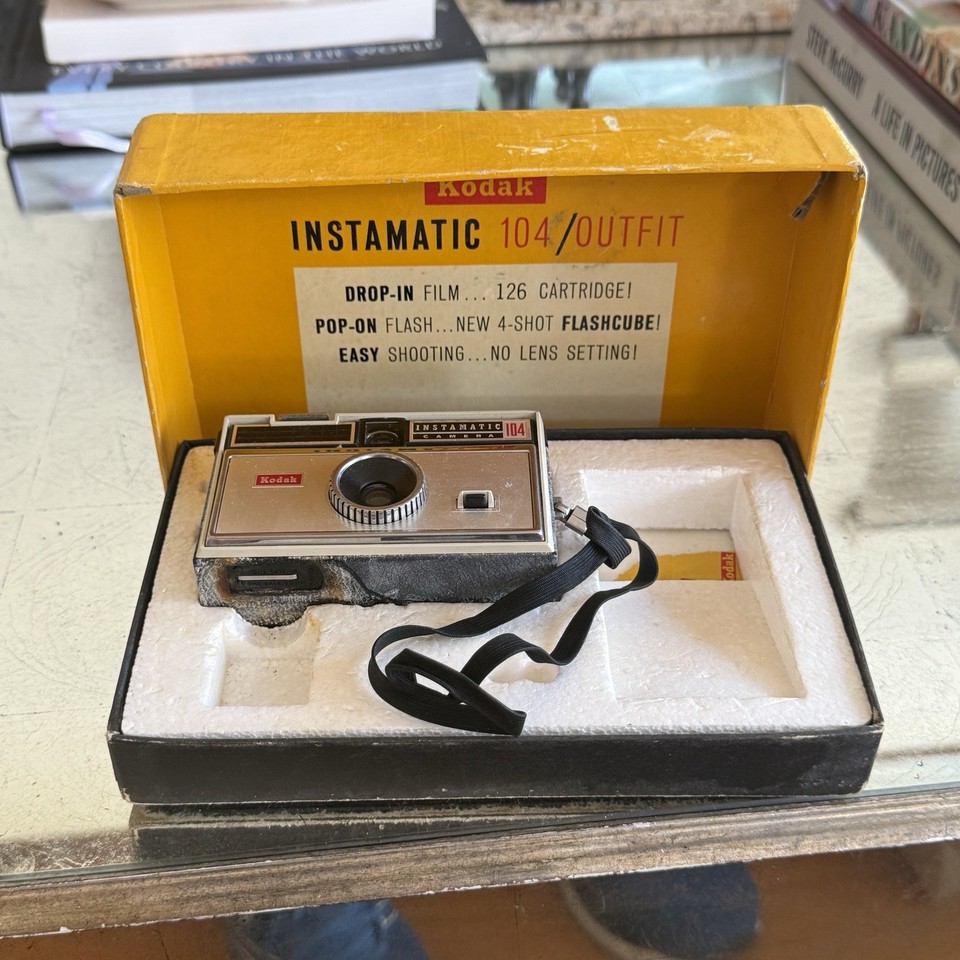 Vintage Kodak Instamatic 104 Box With Camera Camera Not Great Condition ...