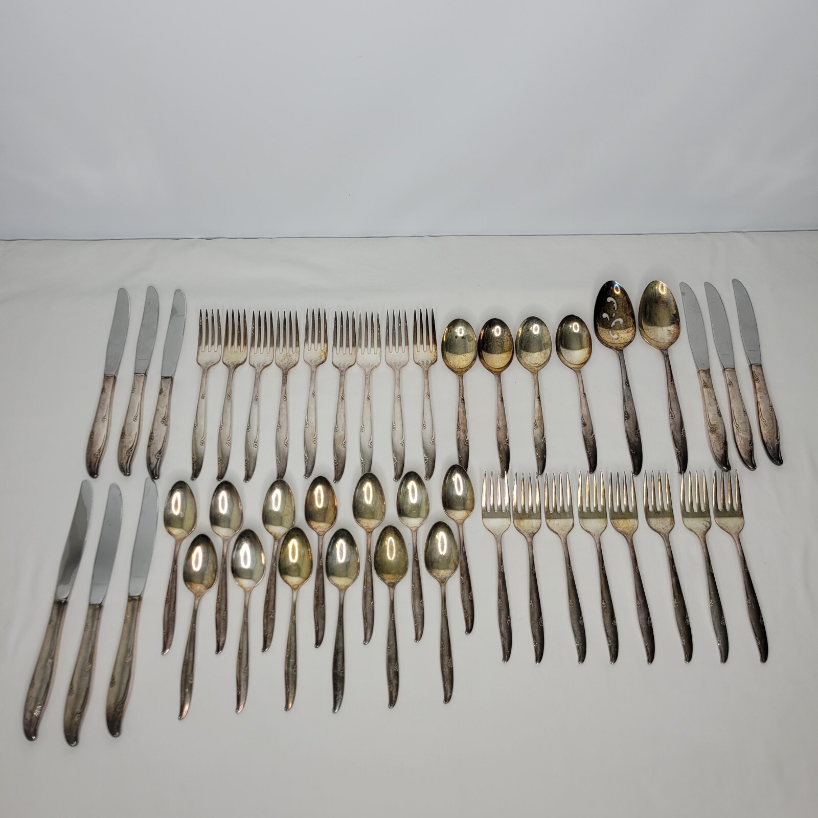 Set of 45 Mixed Lot Vintage Oneida Community Silver Flower Plated ...