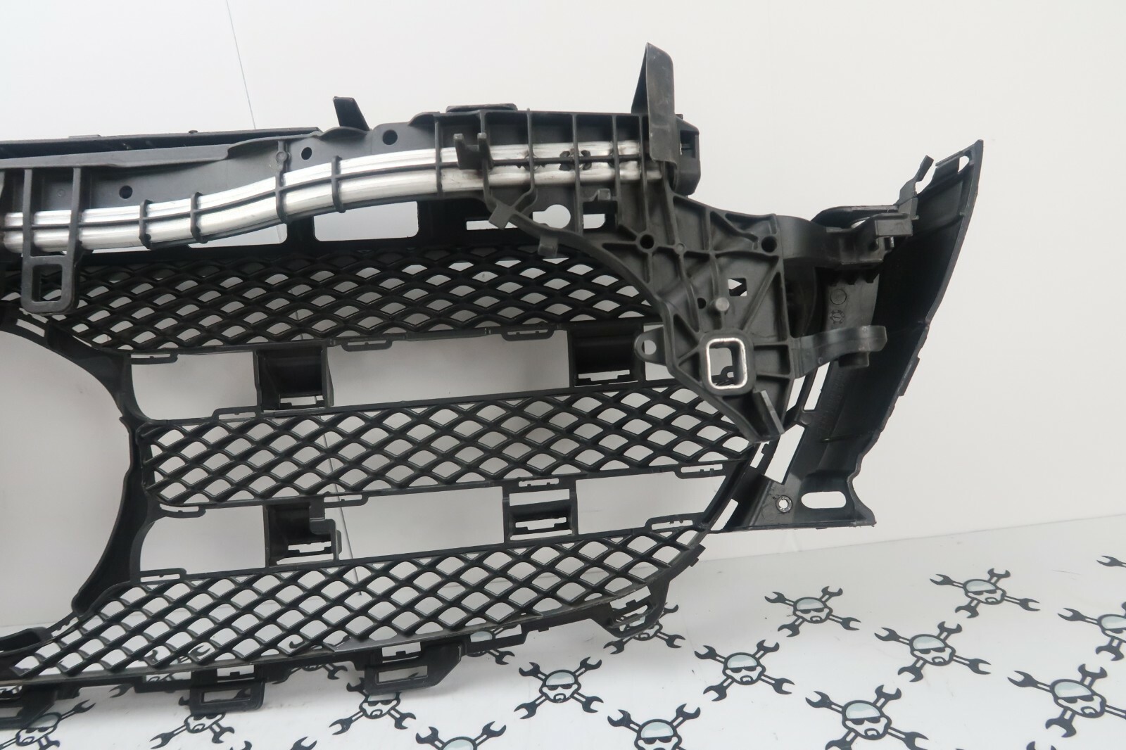 2018 2019 MERCEDES BENZ W213 E CLASS GRILL MESH + GRILL SUPPORT OEM ...