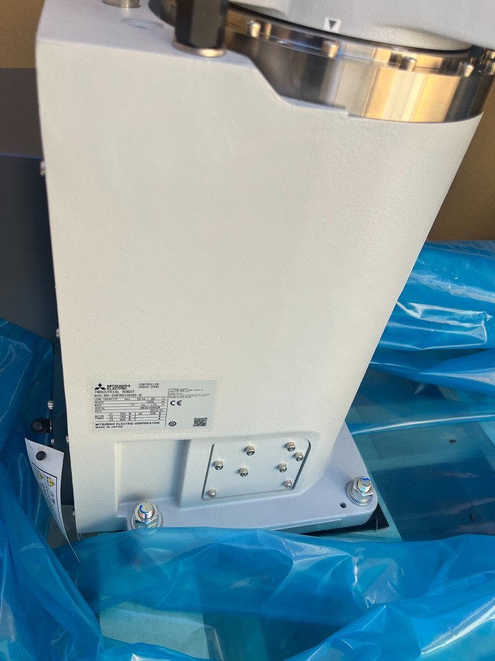 Mitsubishi Industrial Robot Arm RH-20FRH10045-D Controller CR800-20HD ...