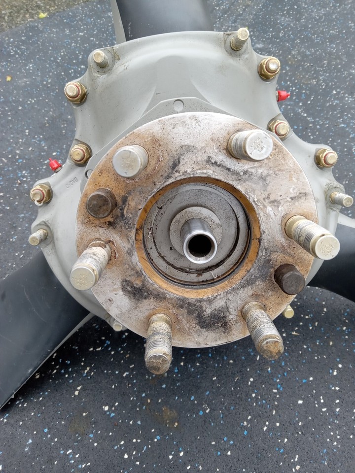 PHC-J34F-1RF Hartzell 3 Blade Propeller Hub , NO Logs (Prop Struck ...