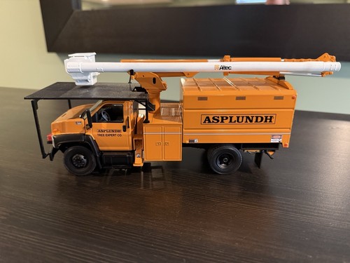 Asplundh GMC C7500 w ALTEC over center aerial device, 1:34 Scale ...