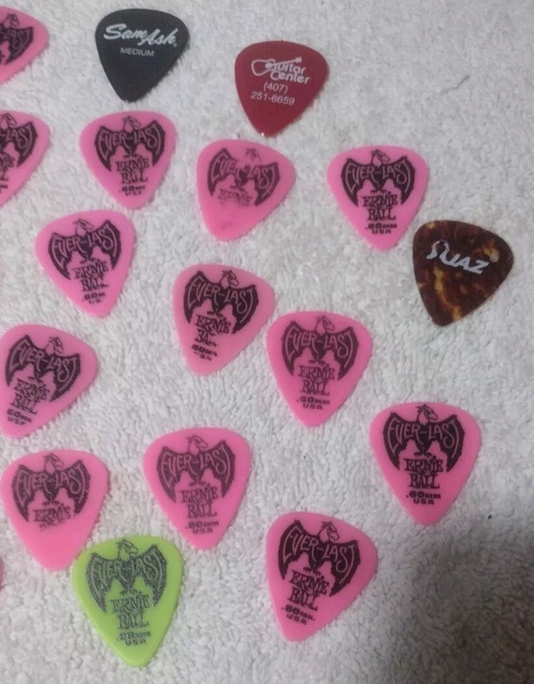 LOT OF ASSORTED GUITAR PICKS 27 TOTAL | eBay