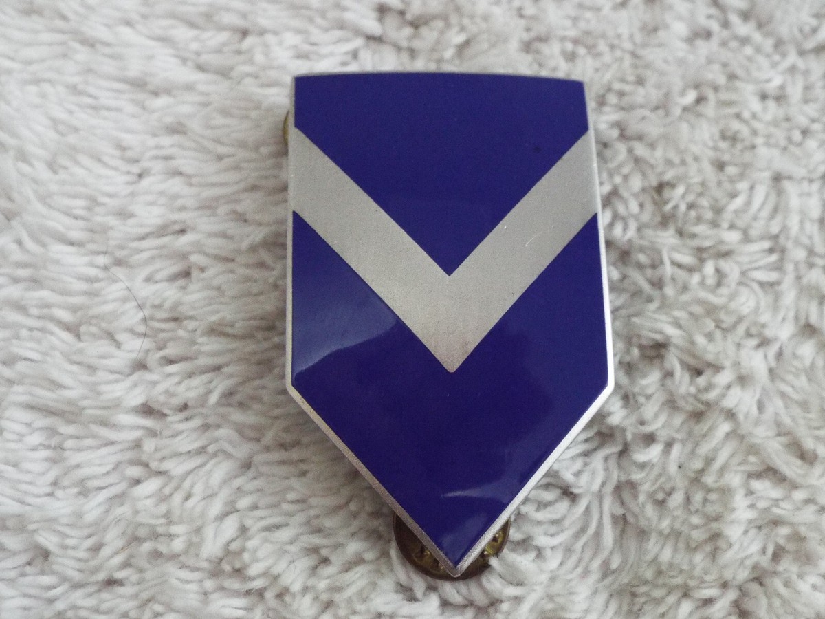 Two Silver Chevrons Logo MD7224 Blue And Silver Polished Chevron