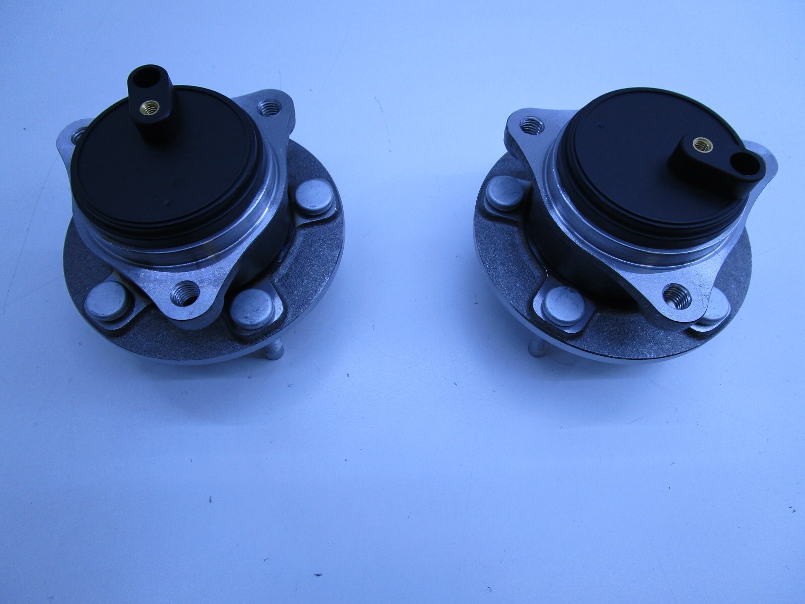 X-2 Front Wheel Bearing Hub Assembly For FG FGX FORD FALCON XR6 XR8 XT ...