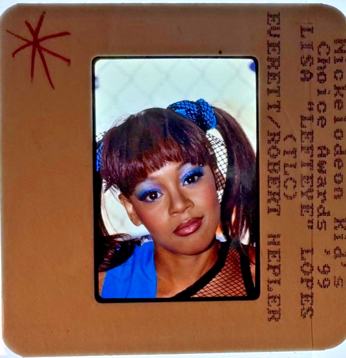 LMP68-070 1998 TLC Singer Star Lisa Lopes Kids Awards Org 35mm COLOR ...