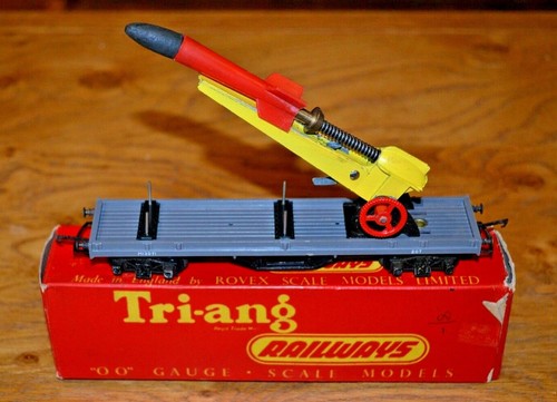 Vintage Boxed Tri-ang Railways OO Gauge R216 Rocket Launching Wagon ...