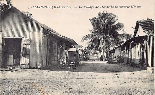 Madagascar - MAJUNGA - Le village de Mahabibo - Commerce Hindou Indien ...