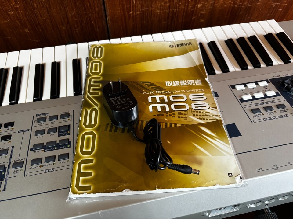 Yamaha MO6 61-Key Music Production Synthesizer Workstation DAW Control ...