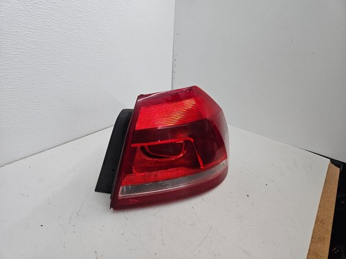 2012-15 VW PASSAT REAR RIGHT SIDE SIDE Tail Light Assembly - 561 945 ...