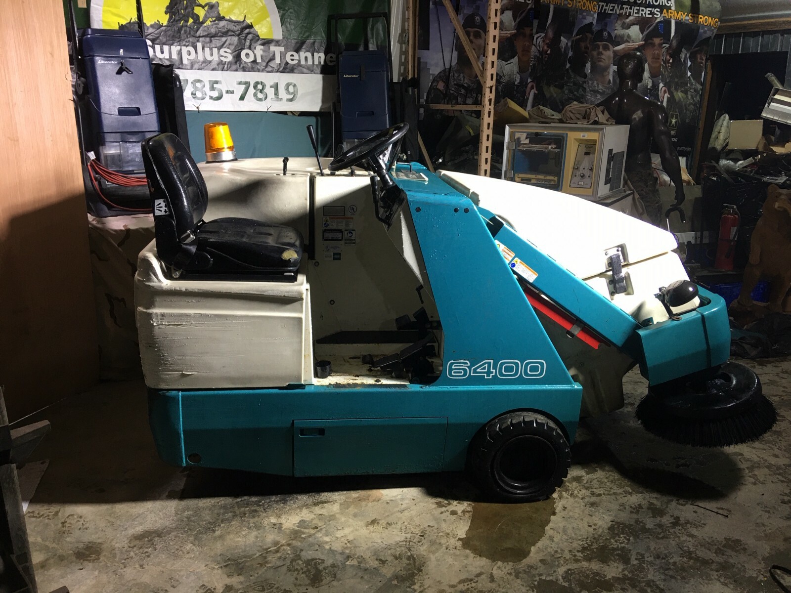 Tennant 6400 "Gas" Ride On Floor Sweeper Vacuum 2110 hrs. "N0-SHIPPING ...